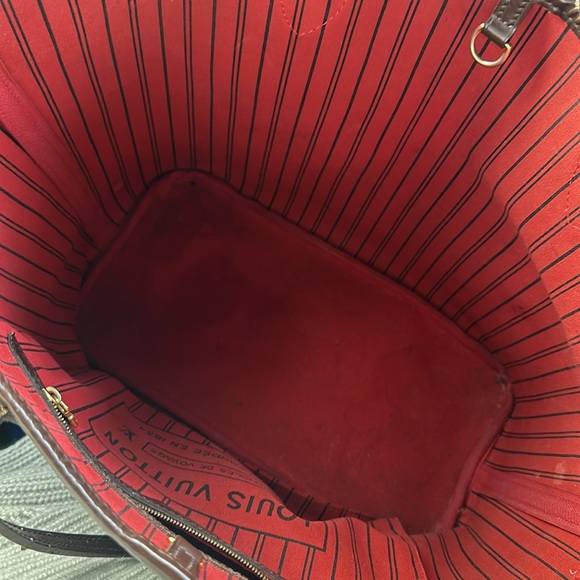 Louis Vuitton | Bags | Louis Vuitton Neverfull Mm Damier With Red ...
